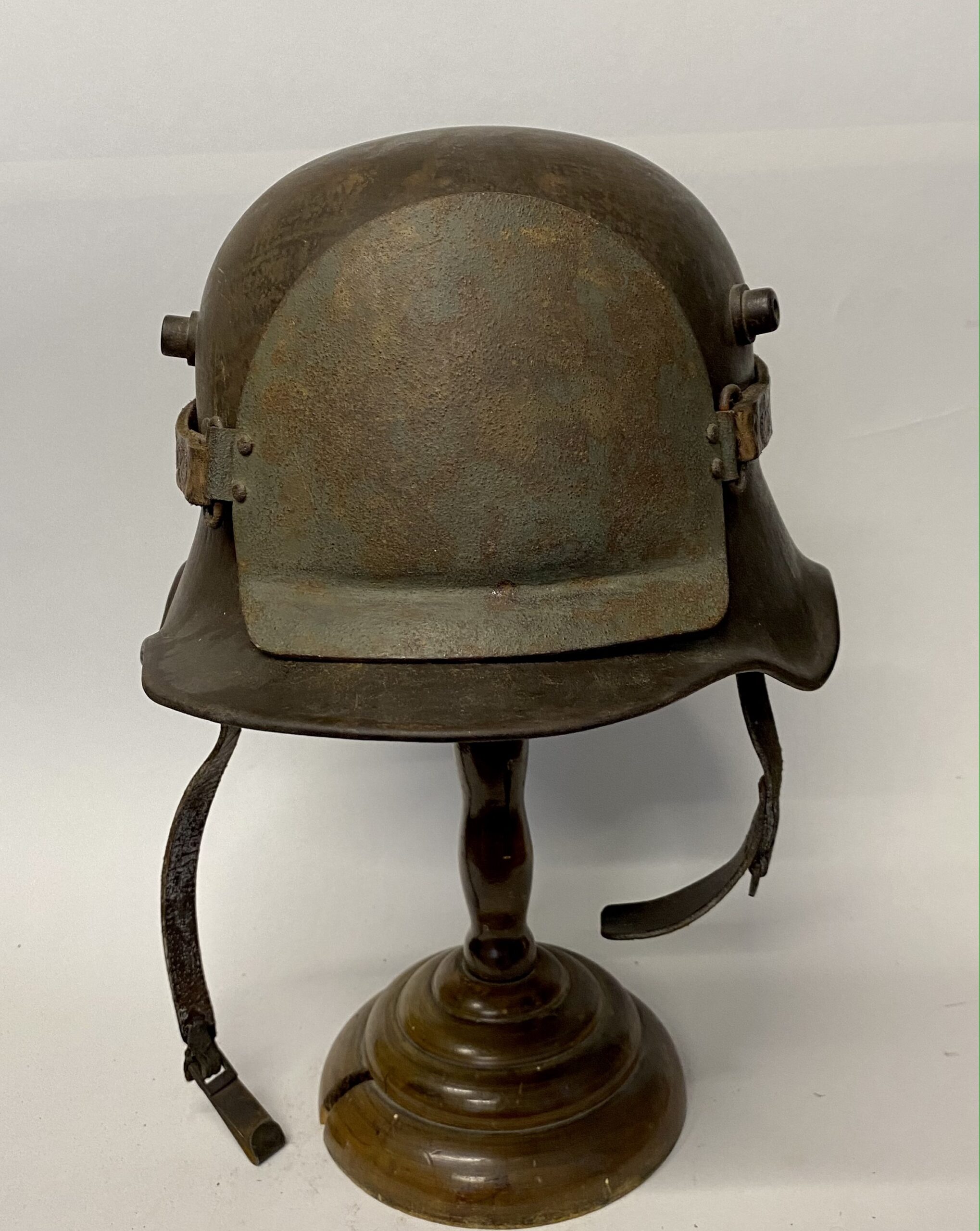 WW1 Steel Helmets & Face Visors Gallery – Militaria Museum