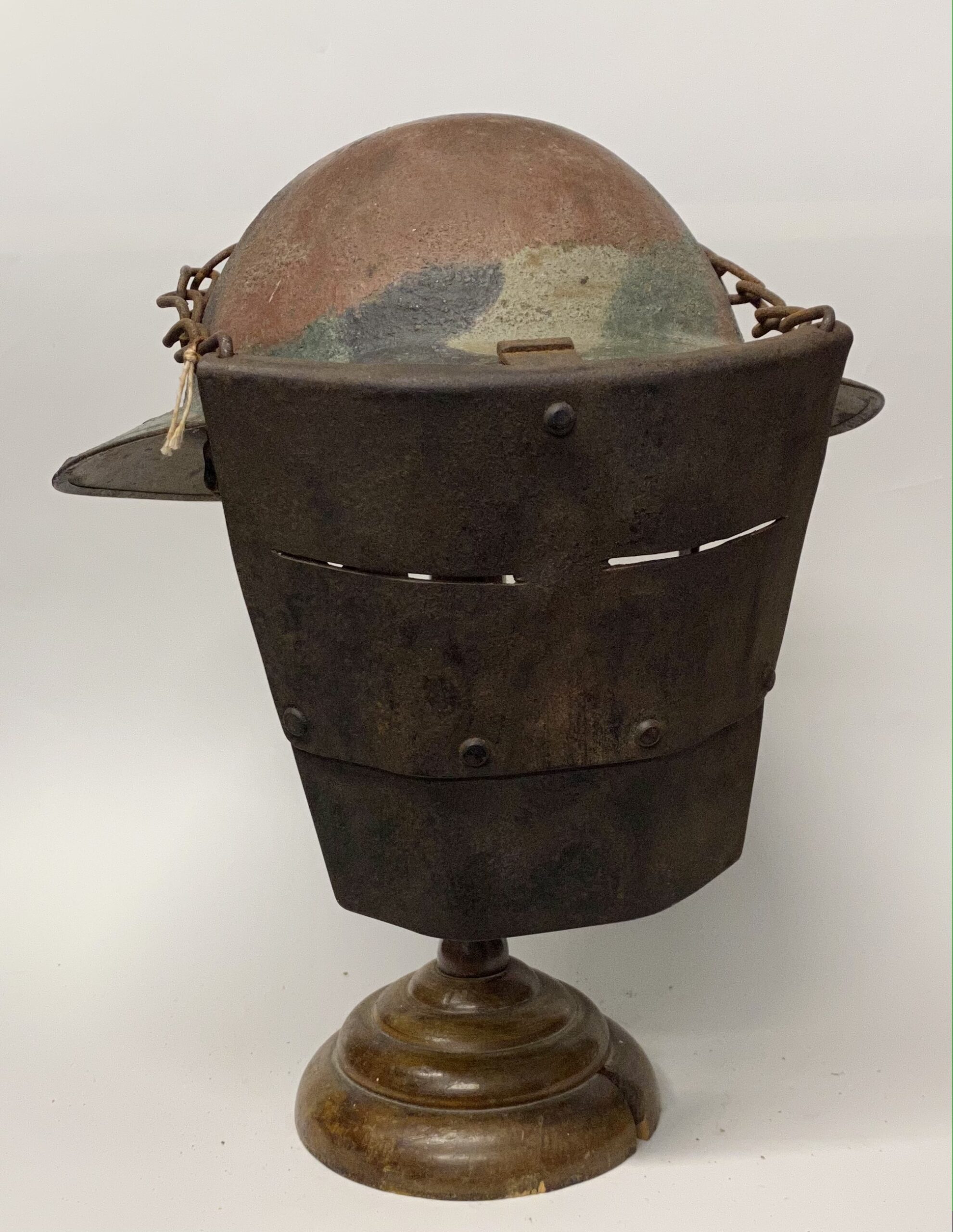 WW1 Steel Helmets & Face Visors Gallery – Militaria Museum